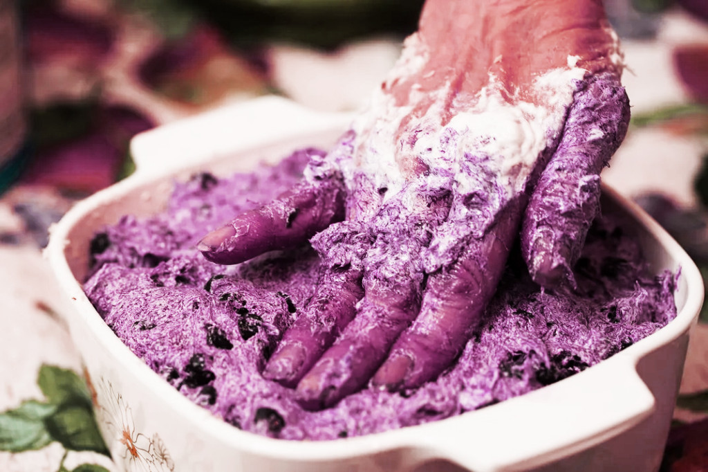 How To Make Eskimo Ice Cream, A Rare Arctic Dessert