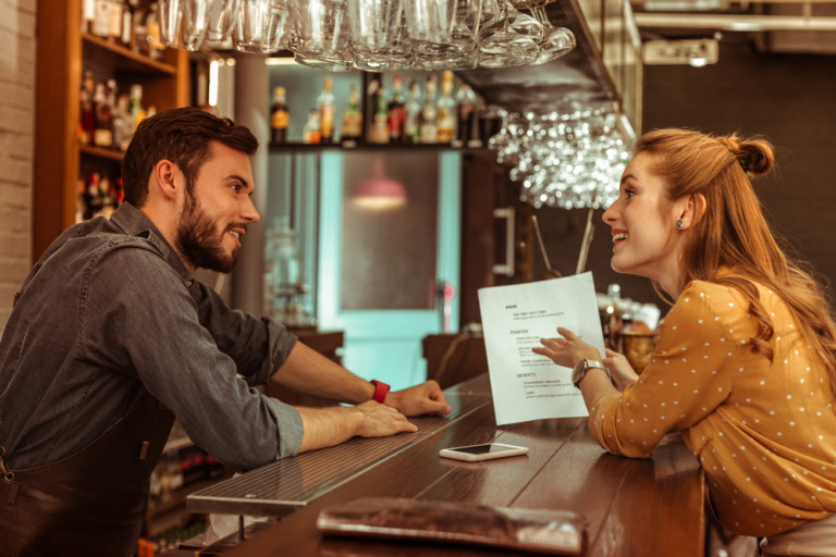 6 Things You Should Never Do At A Bar